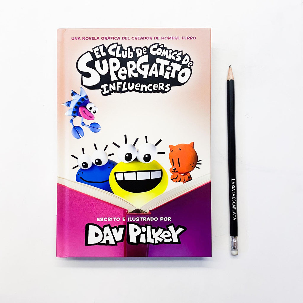 El club de cómics de supergatito 5 Influencers – La Gata Escarlata